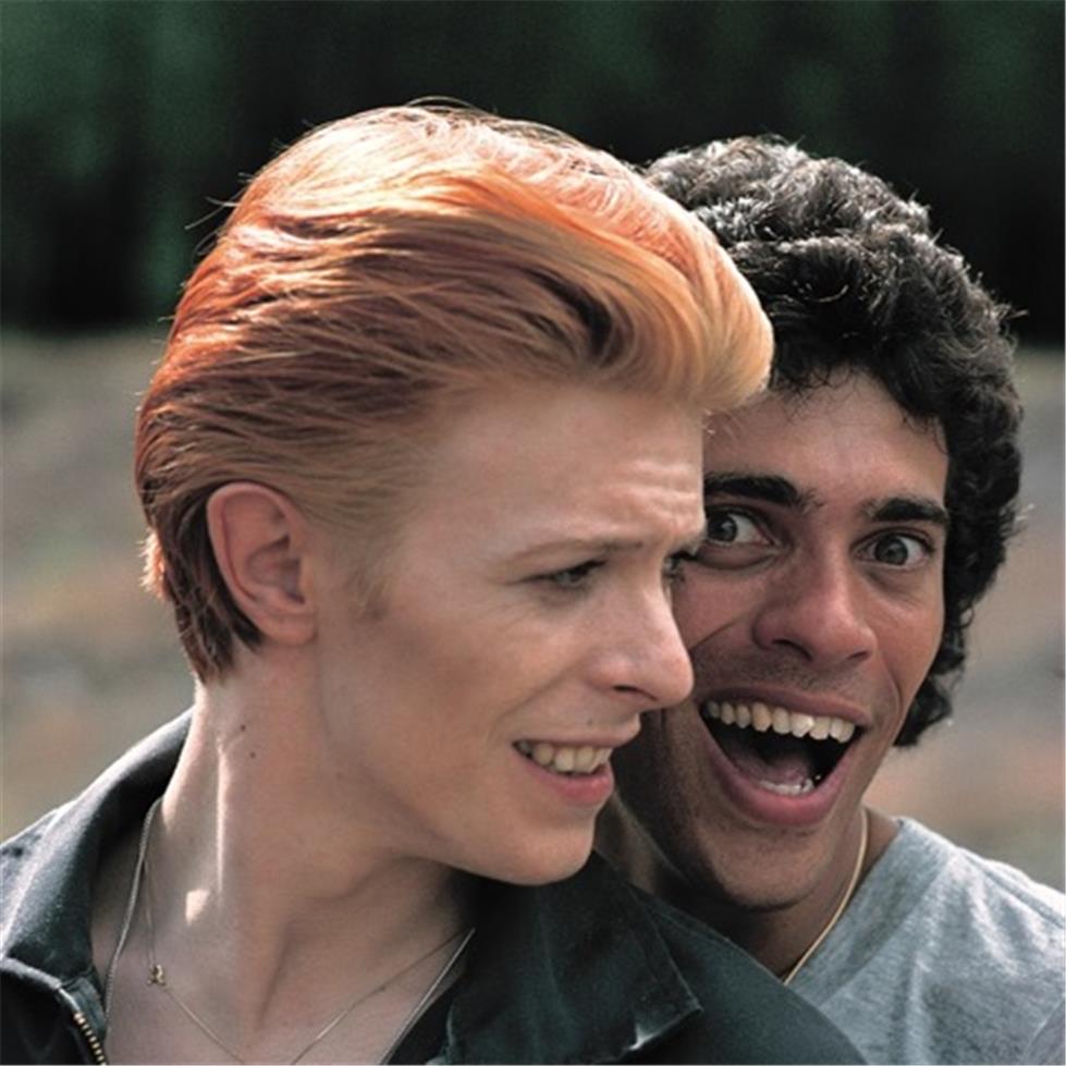 Geoff MacCormack fotoğrafları ile David Bowie - Dadanizm